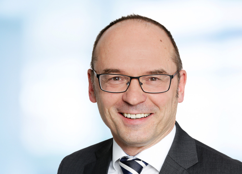 Dr. Dirk Lange - KPMG-Law